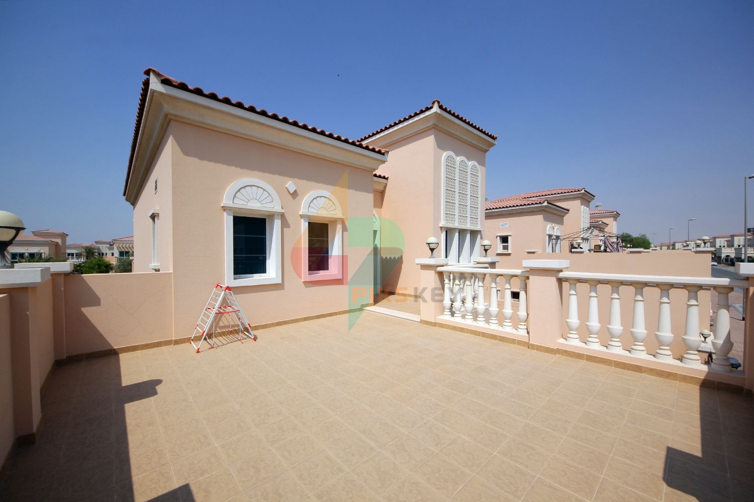 Vibrant self-contained 2Bedroom Villa in JVC - Pikskey