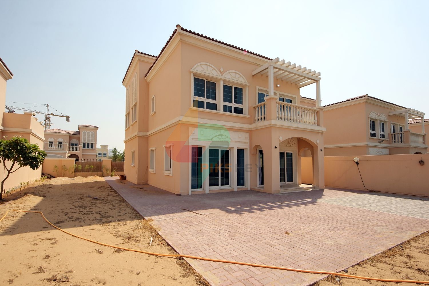 Vibrant self-contained 2Bedroom Villa in JVC - Pikskey